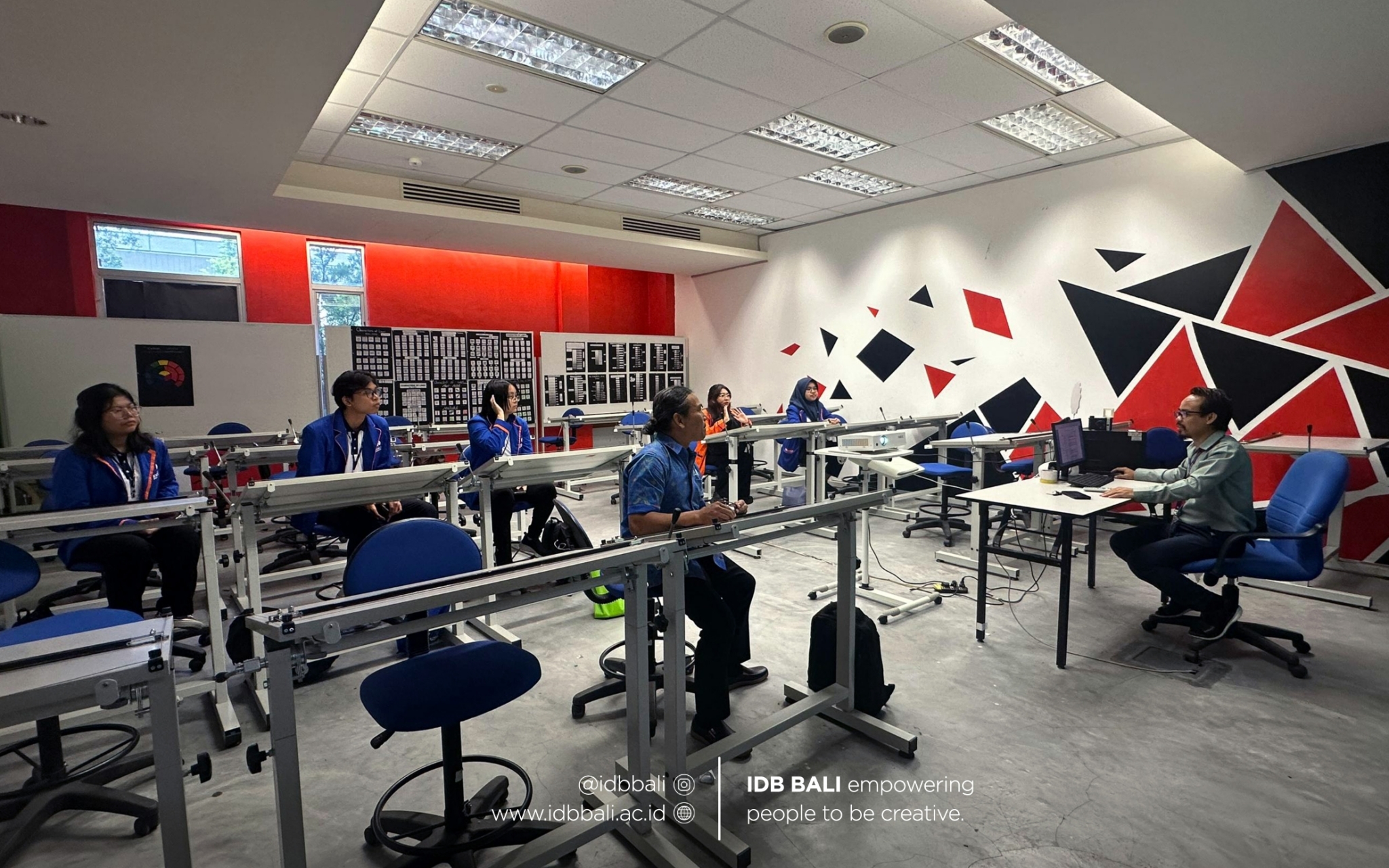 Membanggakan! 8 Mahasiswa IDB Bali Ikuti Study Exchange ke Universiti ...