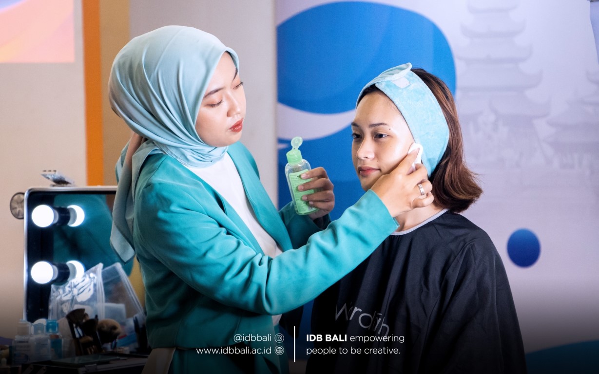 Mahasiswa Desain Mode IDB Bali Tingkatkan Profesionalisme Lewat Beauty ...